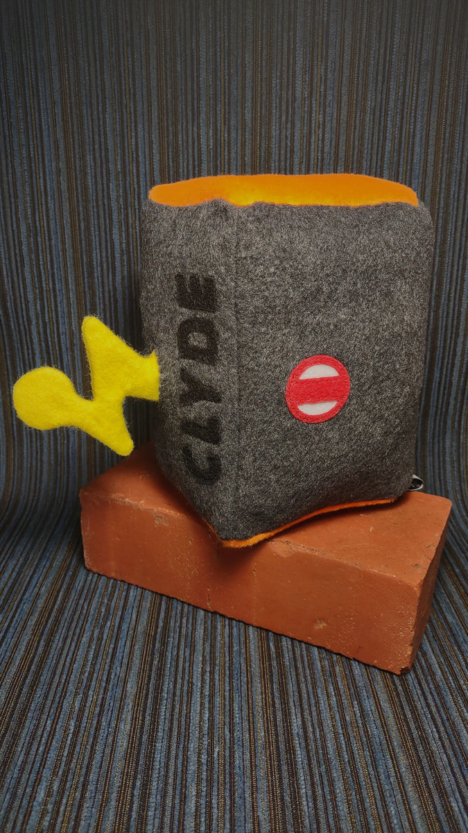 "Clyde" Plush Bot – Eelmonkey Art